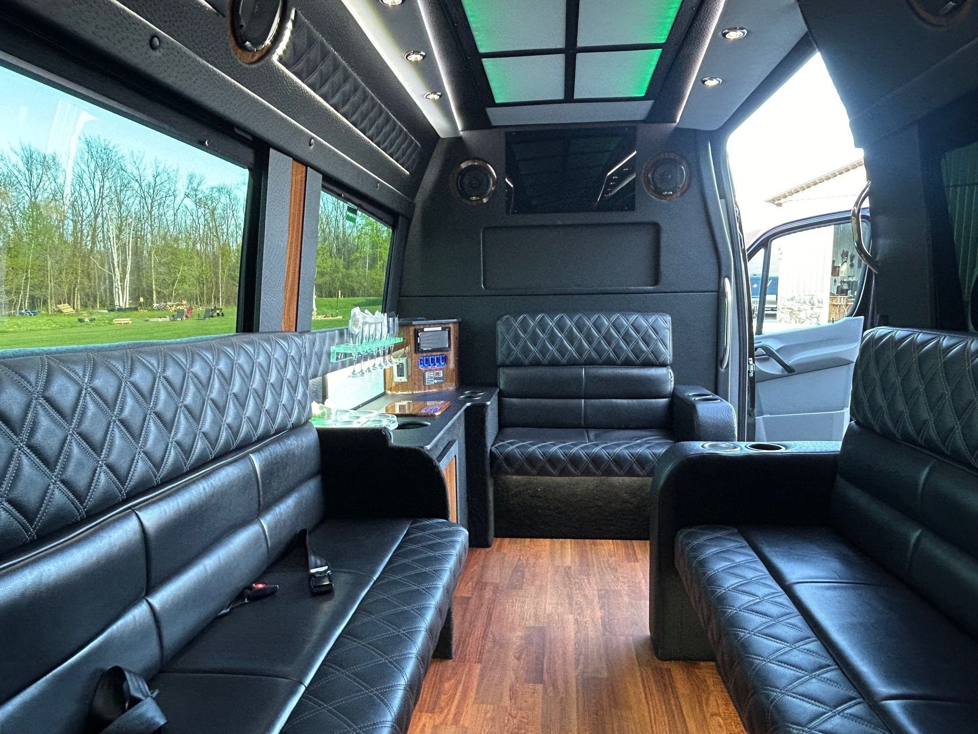 Bucky's Limousines Service LLC Fleet Gallery | Limo Service | Green Bay, WI