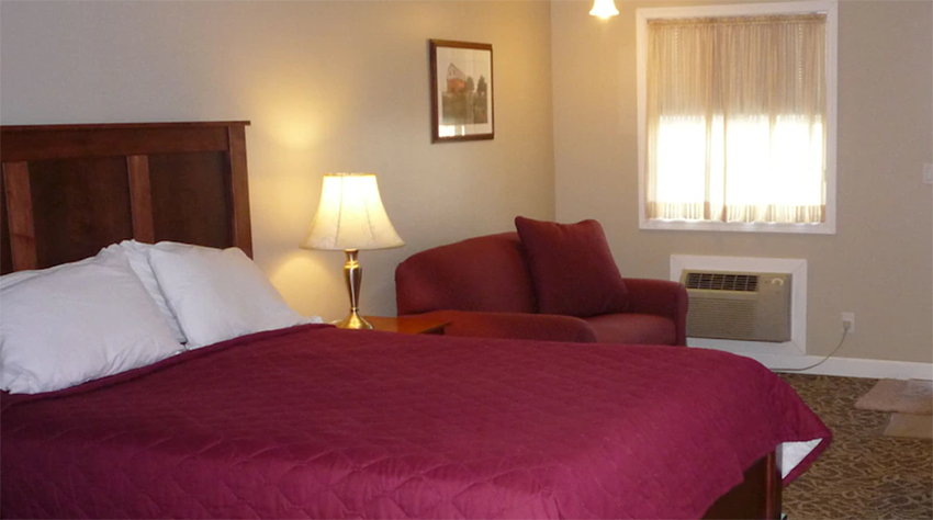 Southern Illinois Motel Rooms and Amenities | Arthur, IL