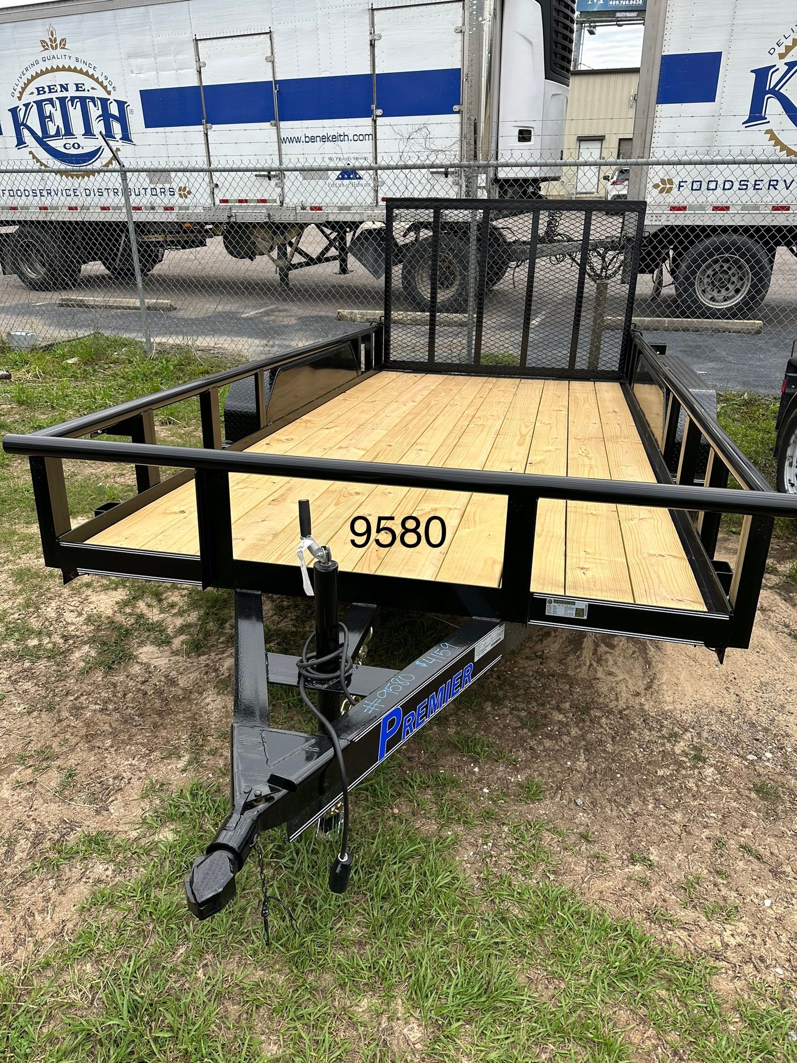 TANDEM AXLE UTILITY