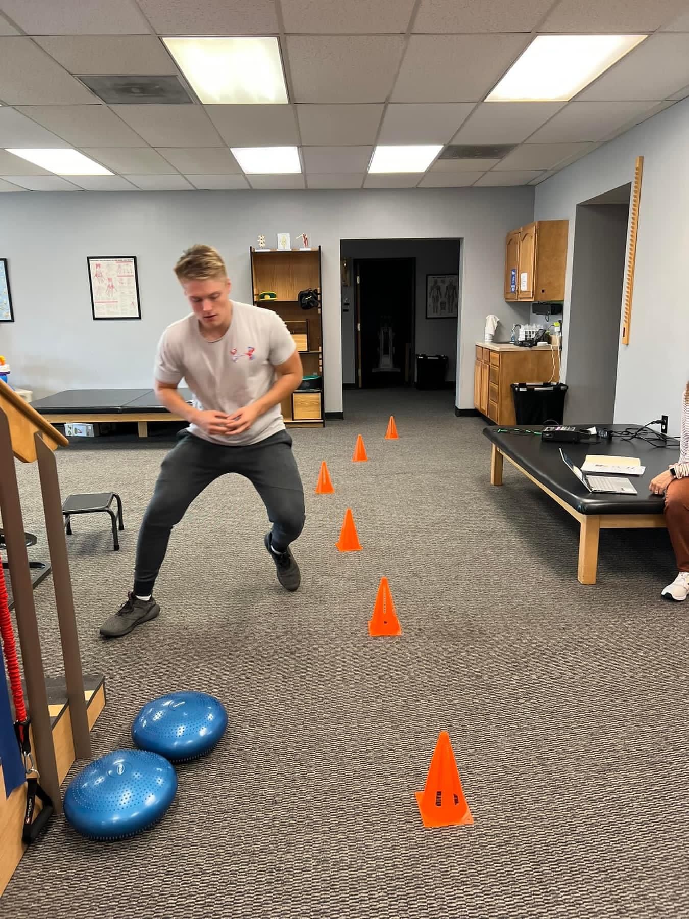 Advantage Physical Therapy and Rehab Physical Therapy Windsor Heights