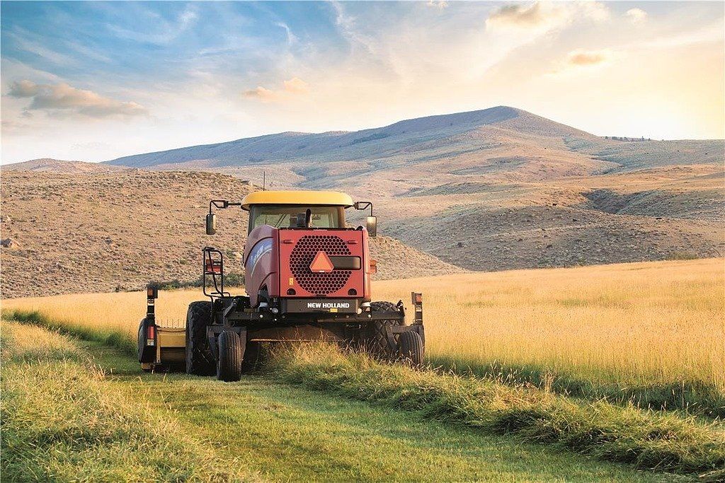 About Knights Farm Supply | Glen Easton, WV Tractors