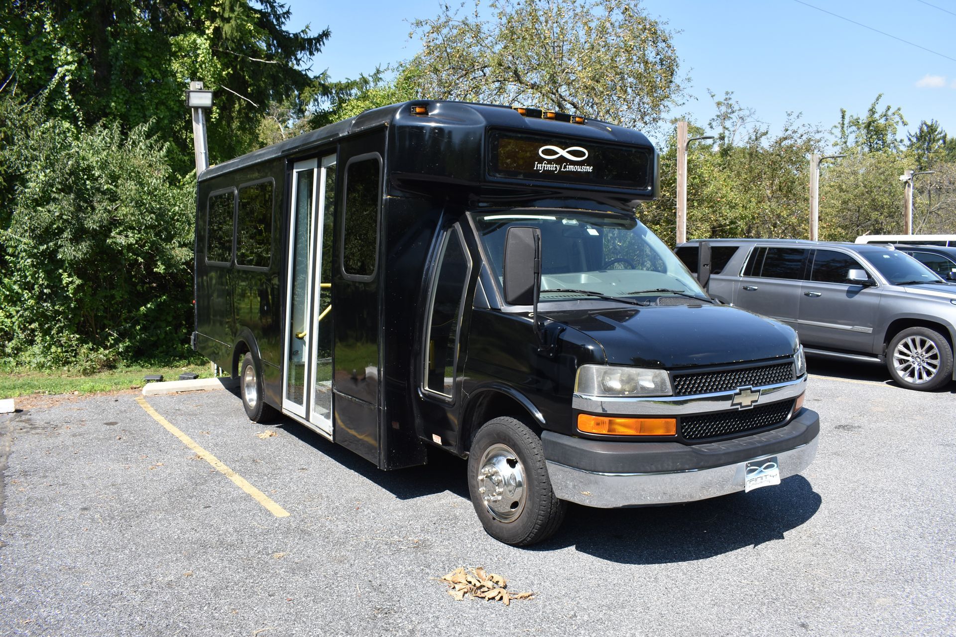 Transit Vans/Passenger Vans | Infinity Limousine