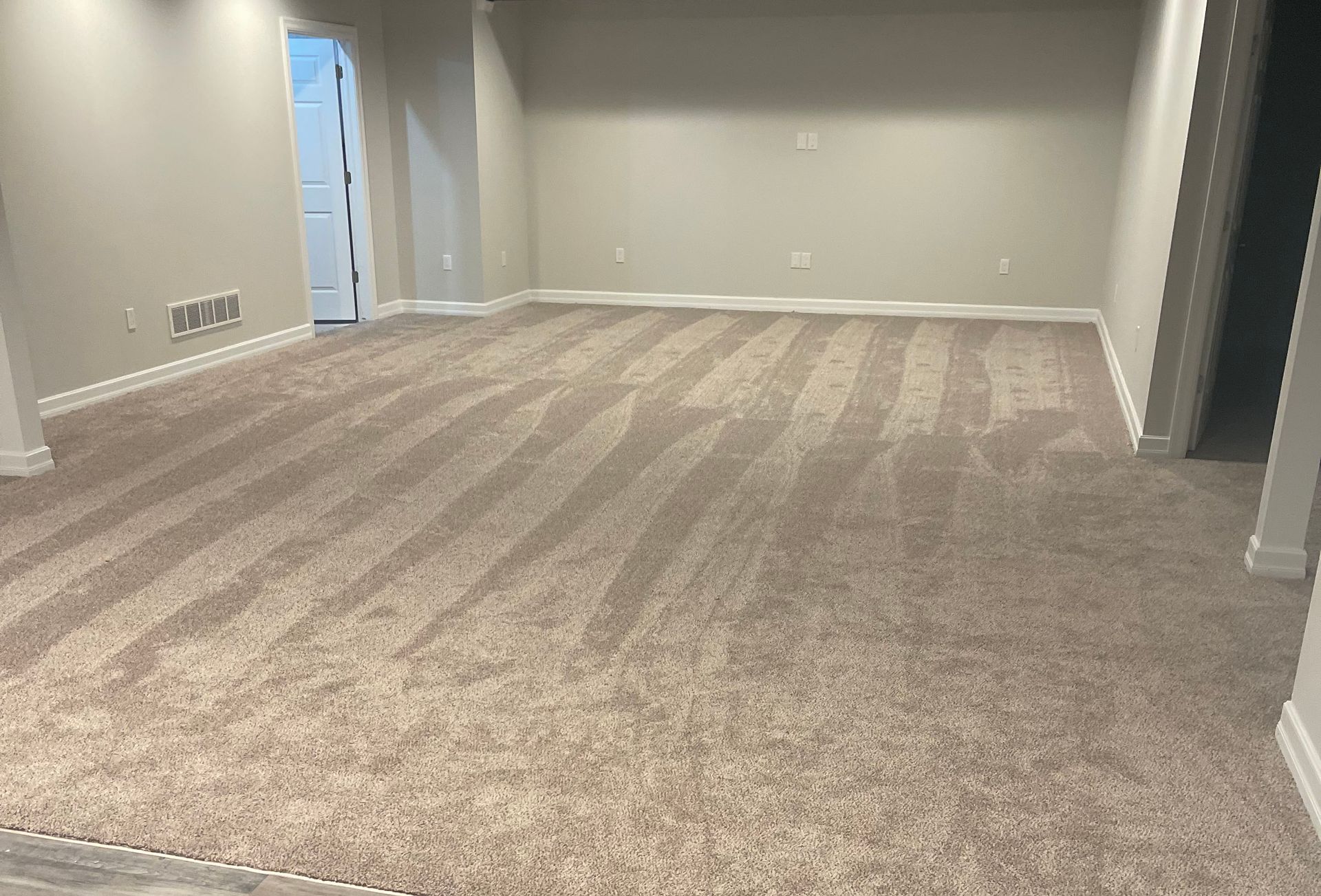 Vinyl, Hardwood, & Carpeting | A1 Flooring Inc | Livonia, MI