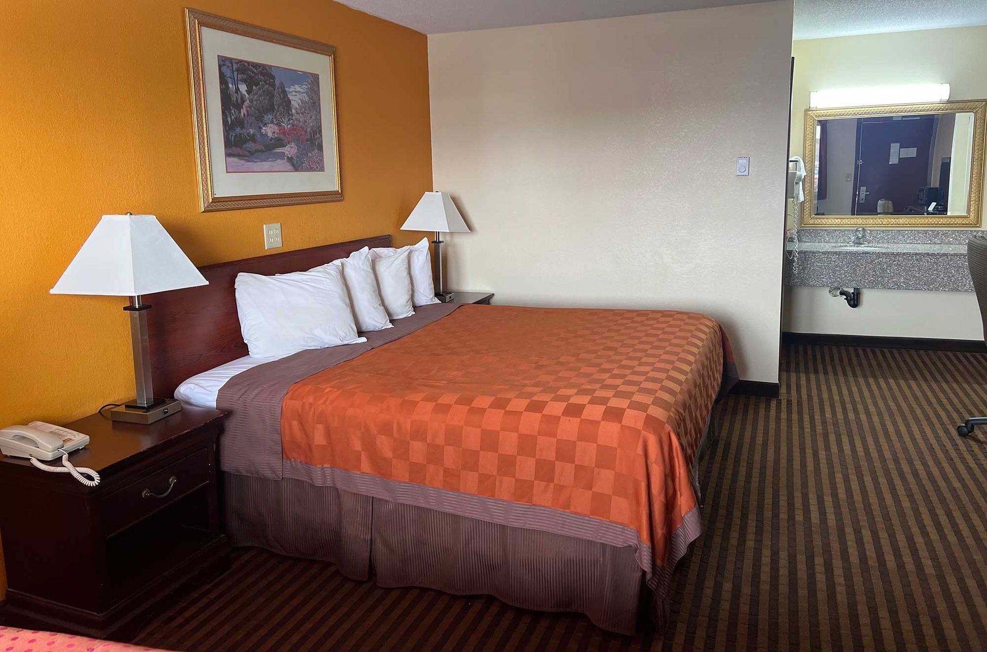 Affordable Accommodations | Scottish Inns & Suites | Eau Claire, WI