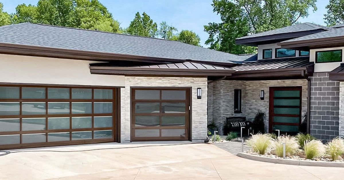 Garage Door Companies Peoria, IL | Roling Garage Doors, Inc.