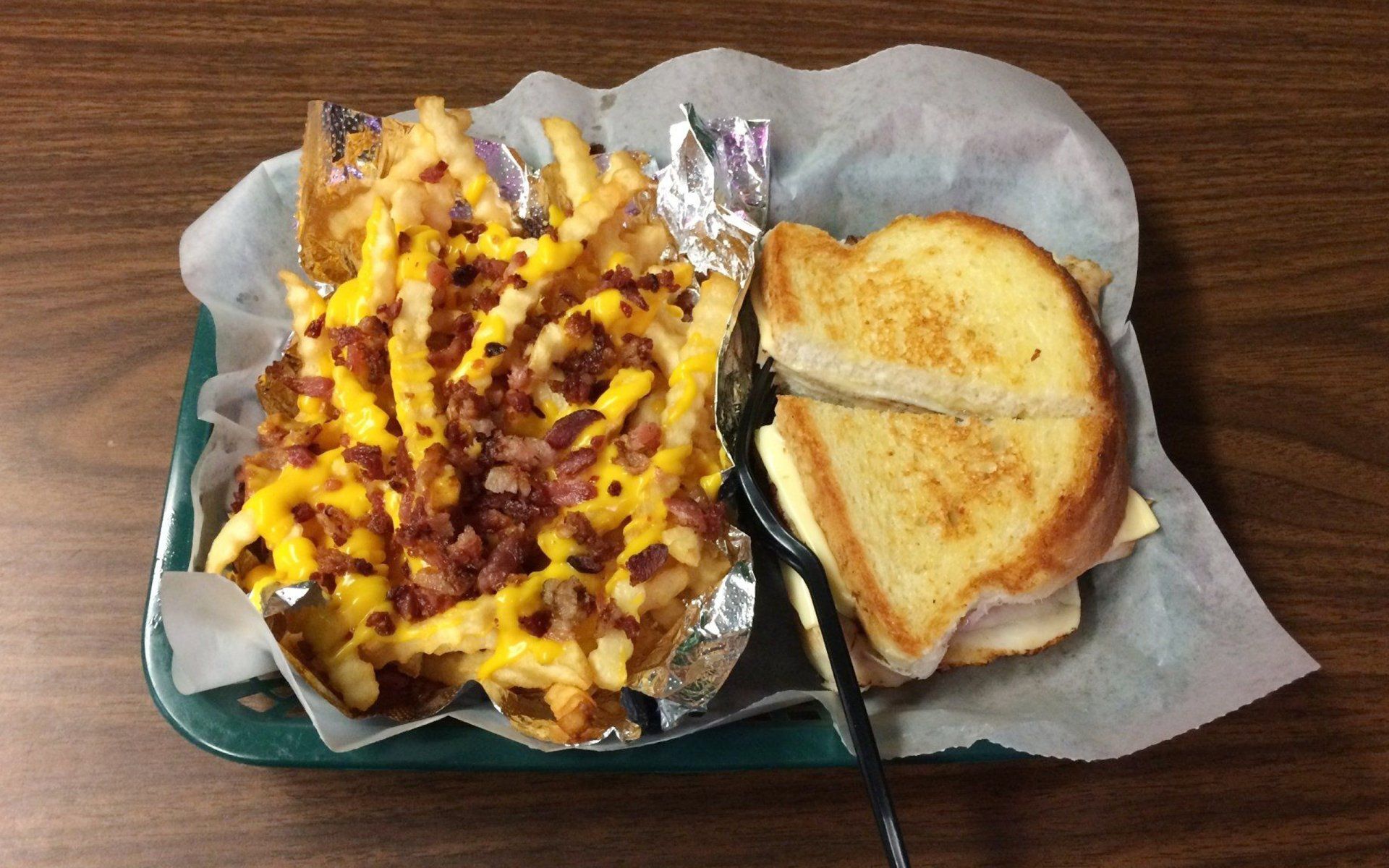 Snickers Pizza Shop - Eveleth | Wings | Eveleth, MN