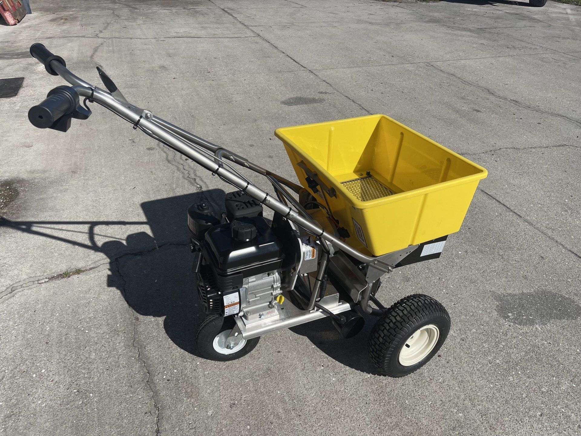 Salt Spreaders | Powered Spreader Sarasota FL