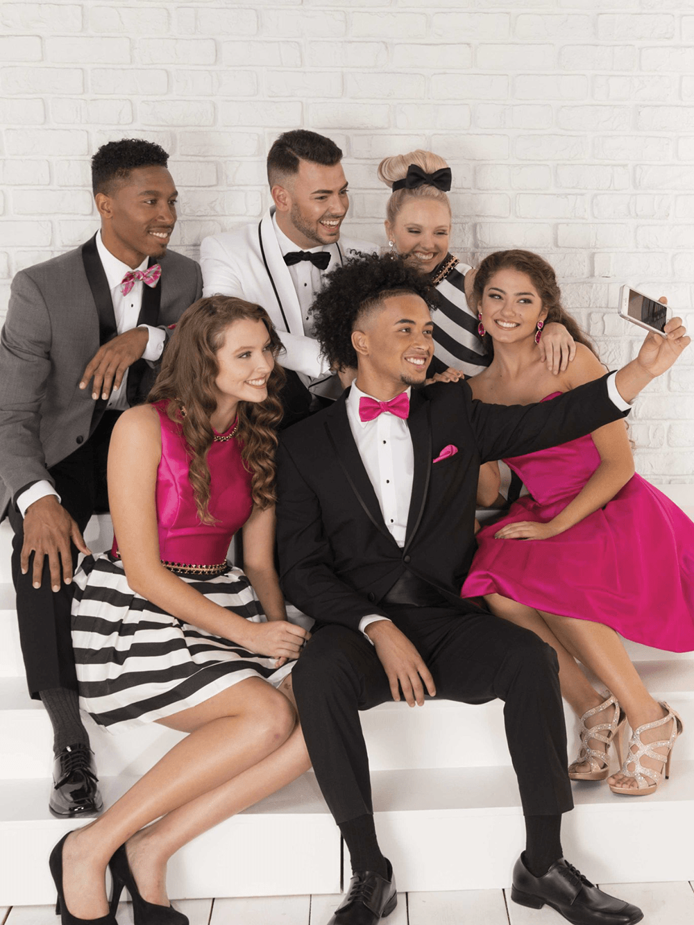 Ducky's Formal Wear Prom Tuxedos Gallery | Dekalb, IL