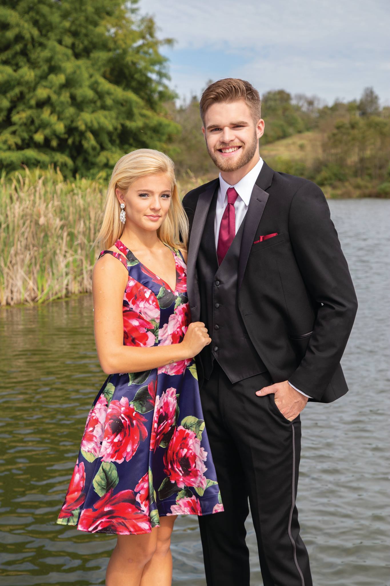 Ducky's Formal Wear Prom Tuxedos Gallery | Dekalb, IL
