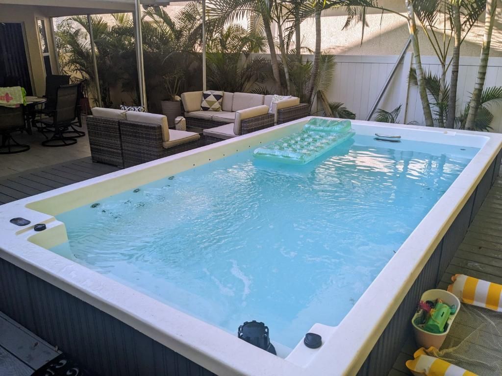 Swim Spas and Hot Tubs Naples, FL | Bradenton, FL
