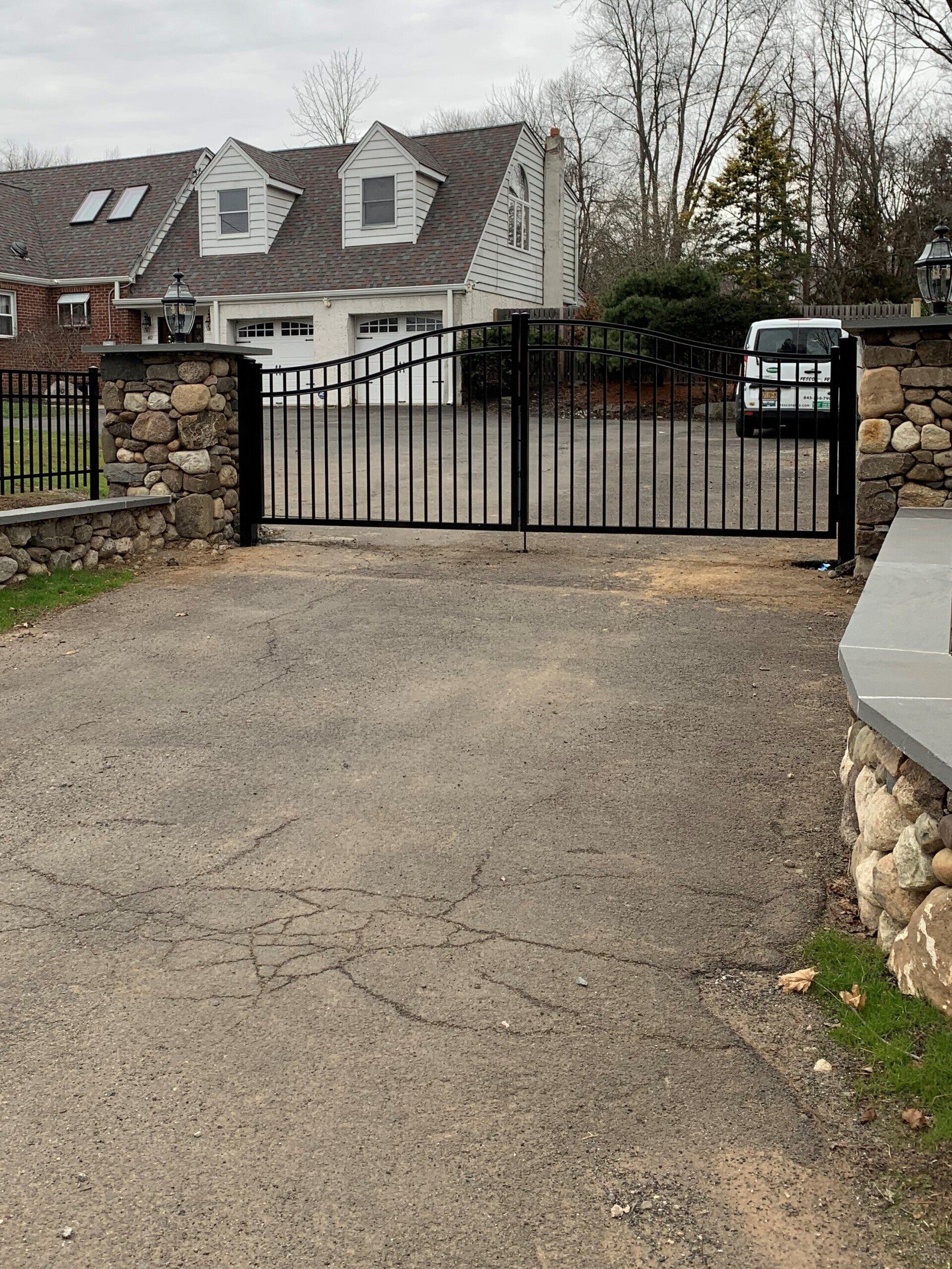 Estate Gate, Stone Columns