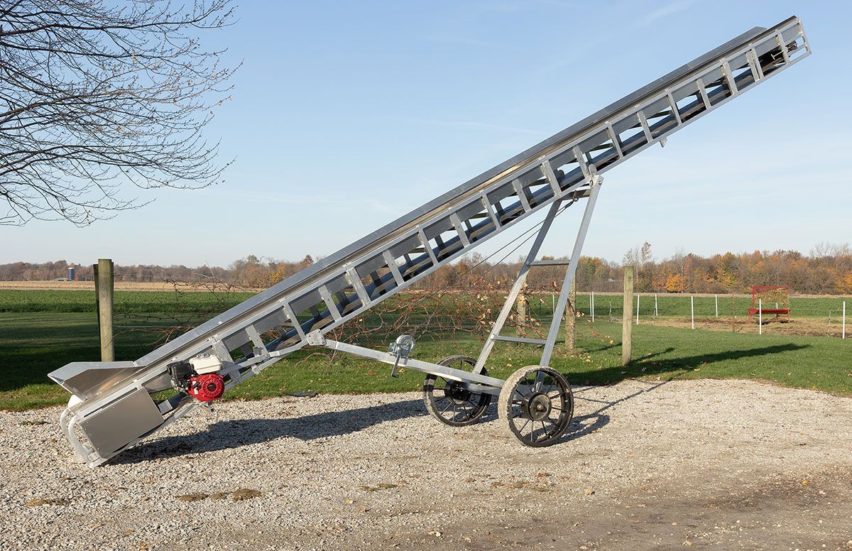 Hay Elevators | Paragon MFG | Bourbon, IL