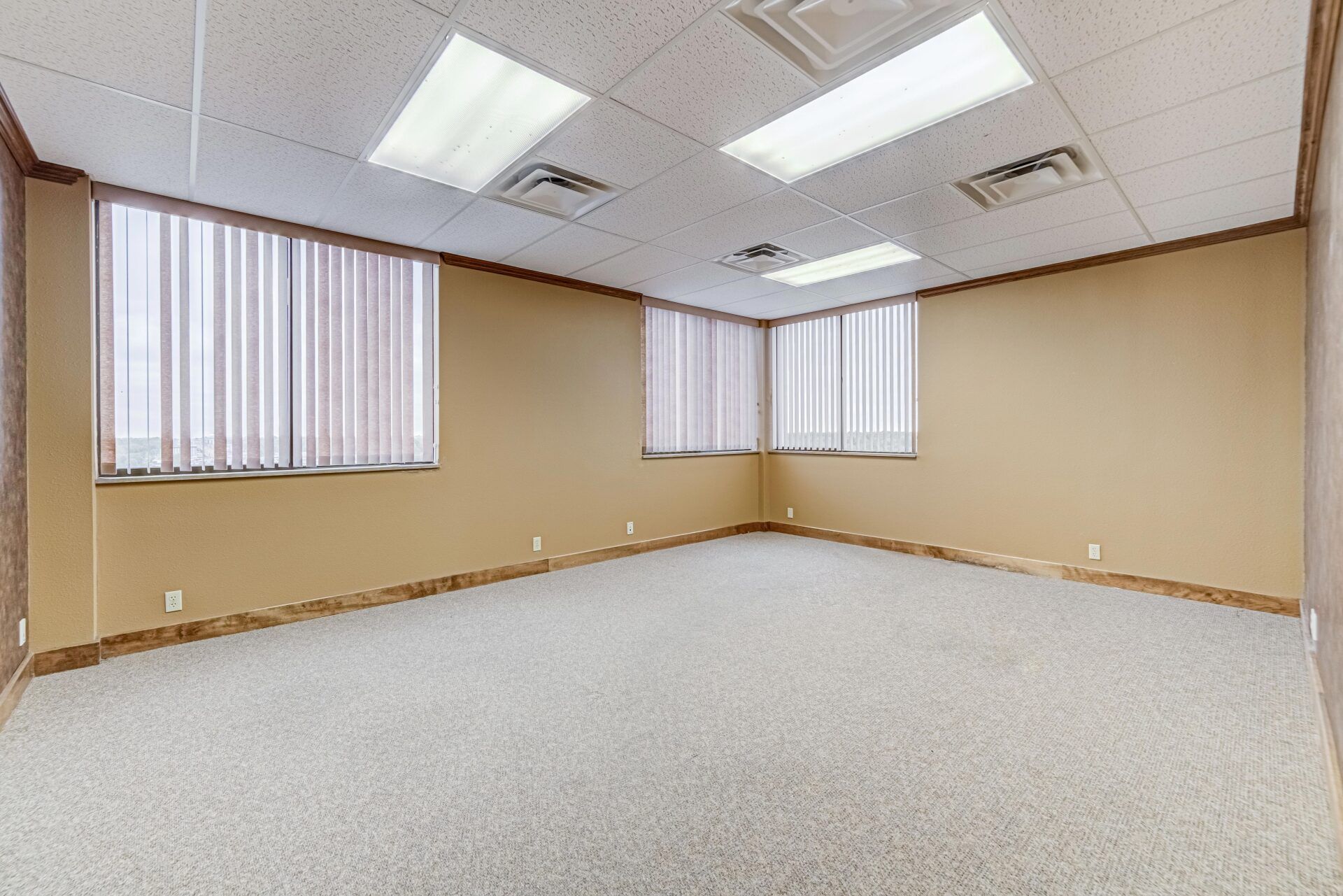 Plaza Towers Rentals | Springfield Property LLC