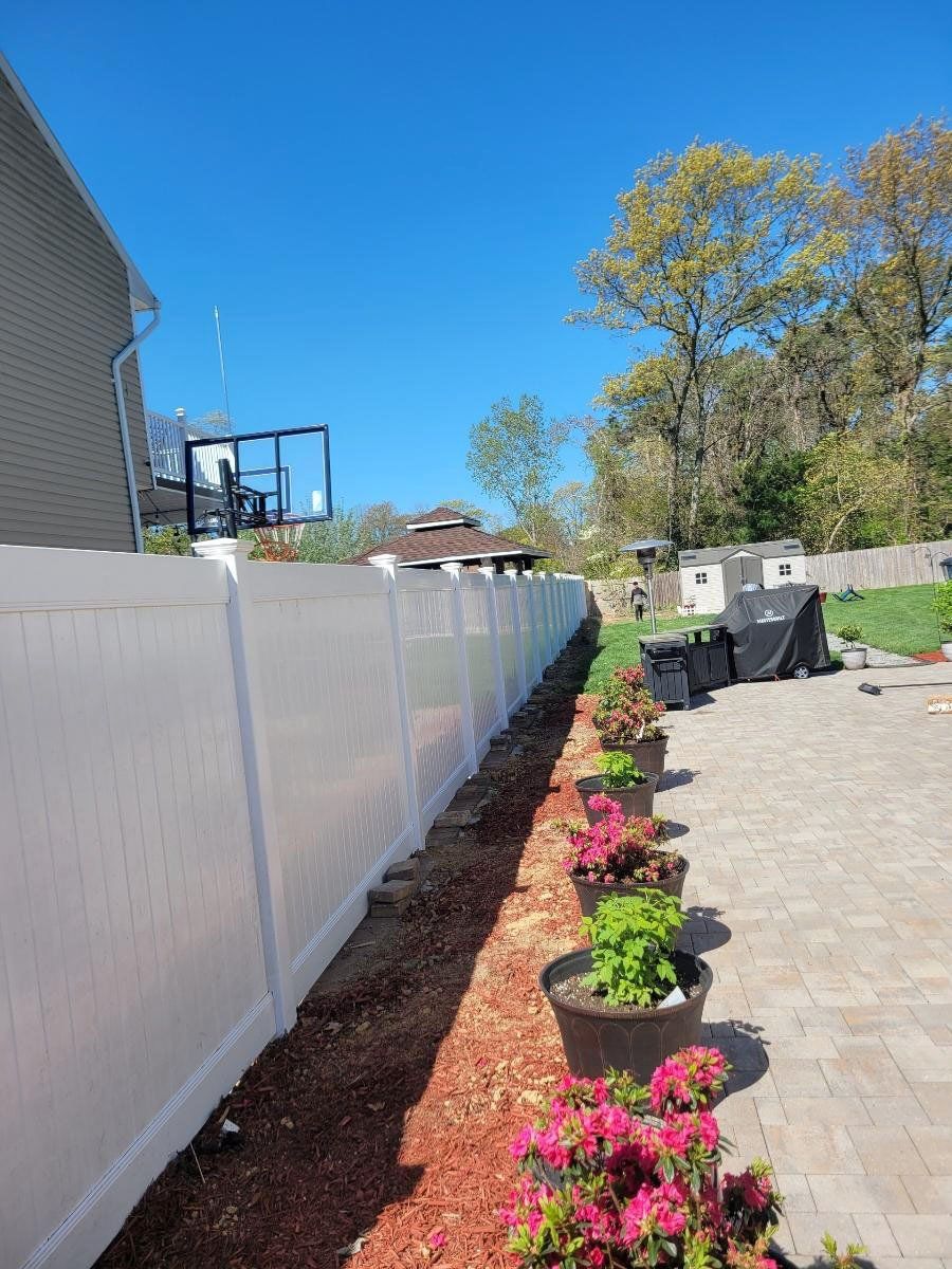 Residential Vinyl Fencing | Amityville, NY