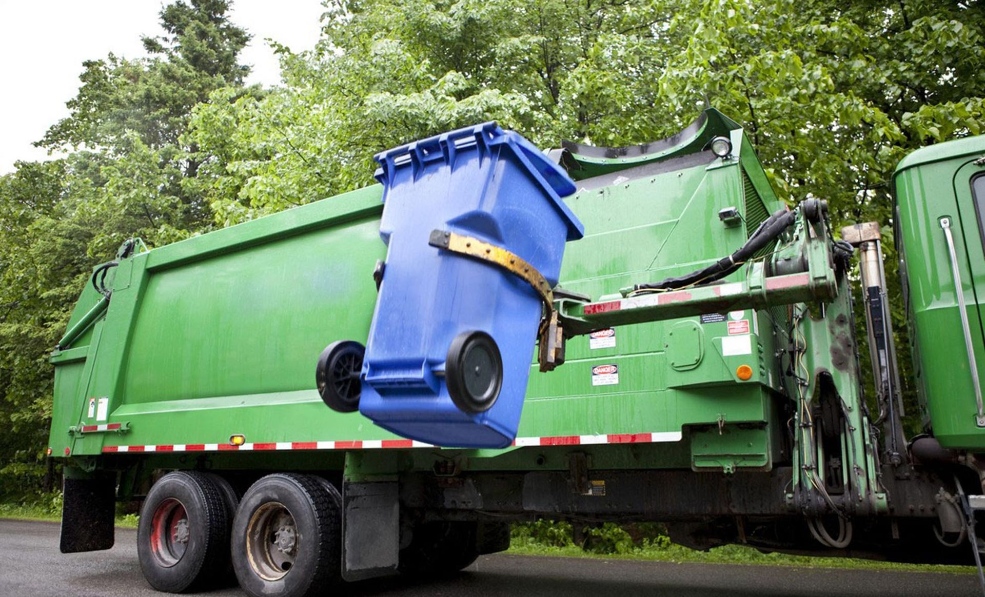 Garbage Pickup | Superior Disposal | Bellevue & Fairview, TN