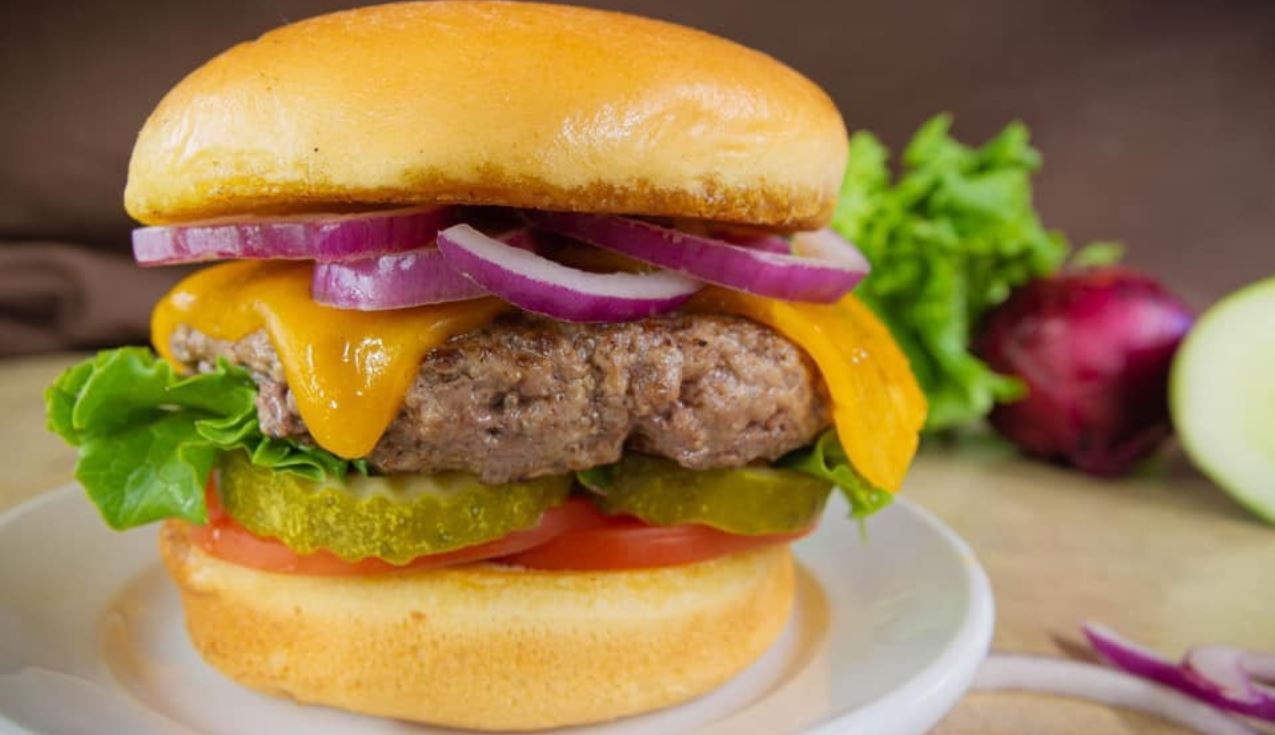 Bar & Grill | Royal Pub and Grill | Freeport, IL