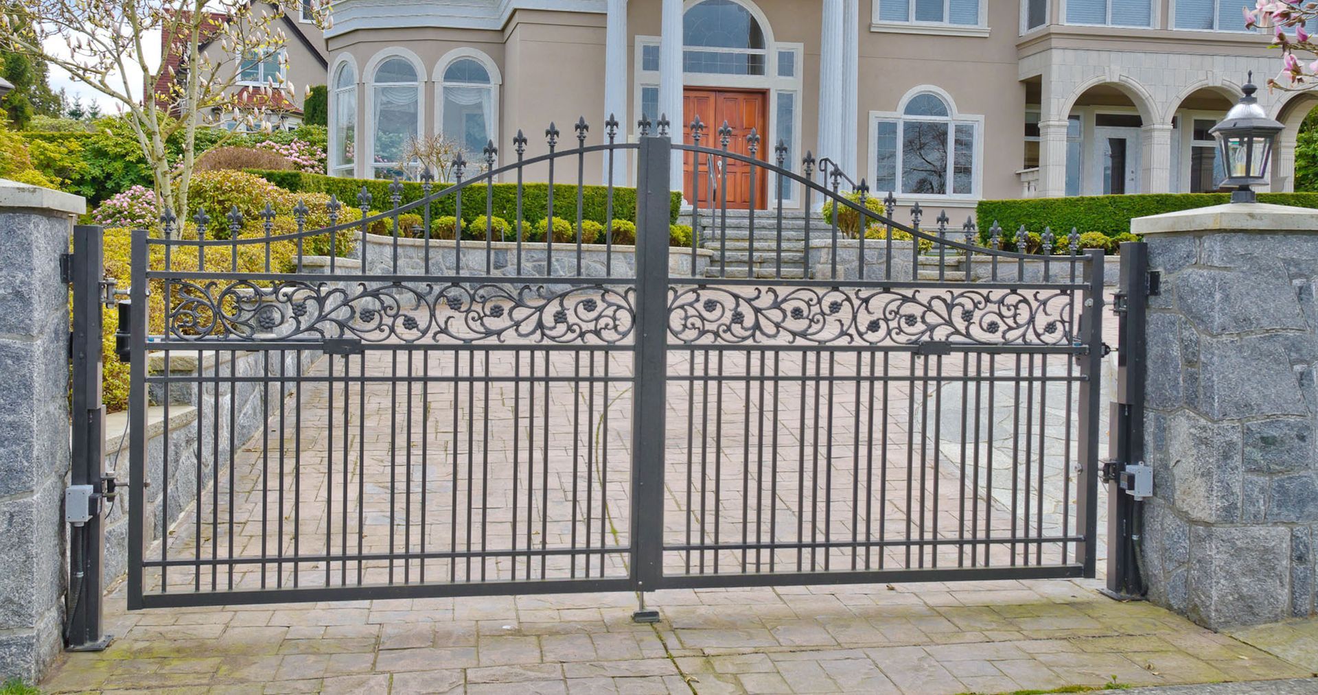 Iron Fence Citrus Heights CA | Linmoore Fencing & Iron Works