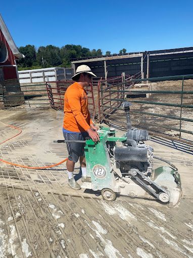 Grooving Gallery | P & D Barn Floor Grooving LLC