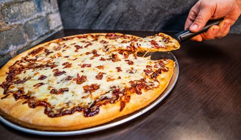 Pizza and Slot Machines | Frankie's Pizzeria | Rockford, IL