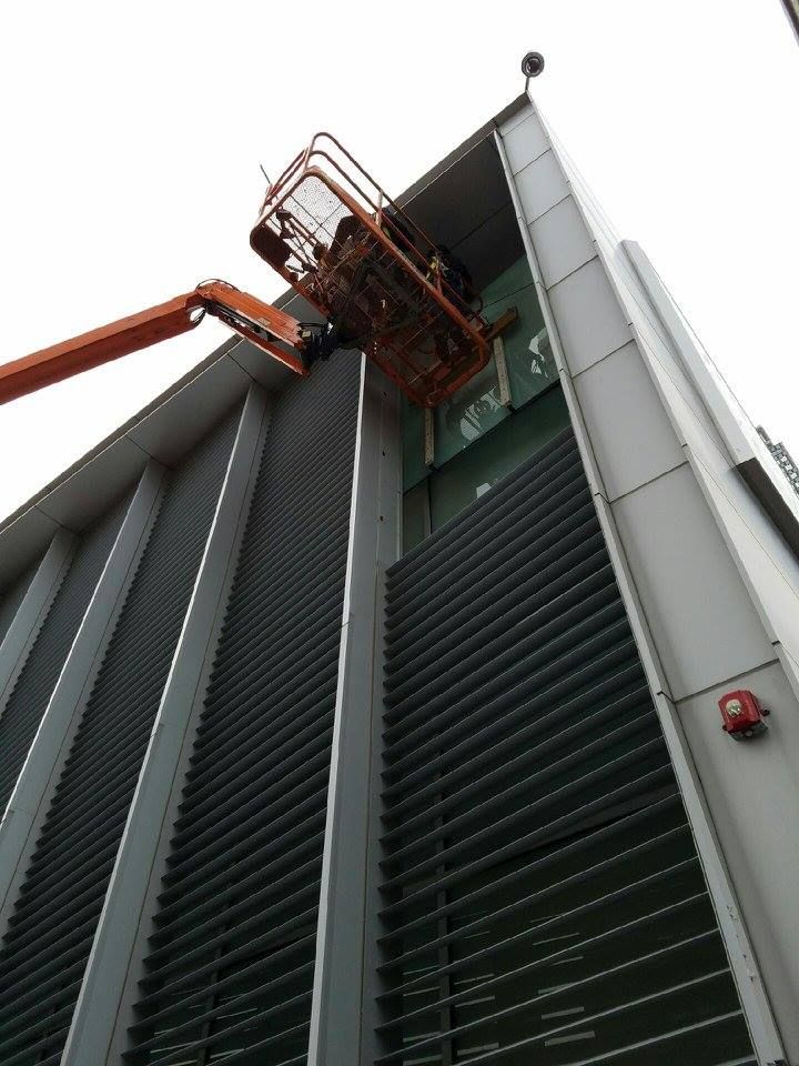 Glazier | Hub Glass Services Inc | Medford, MA