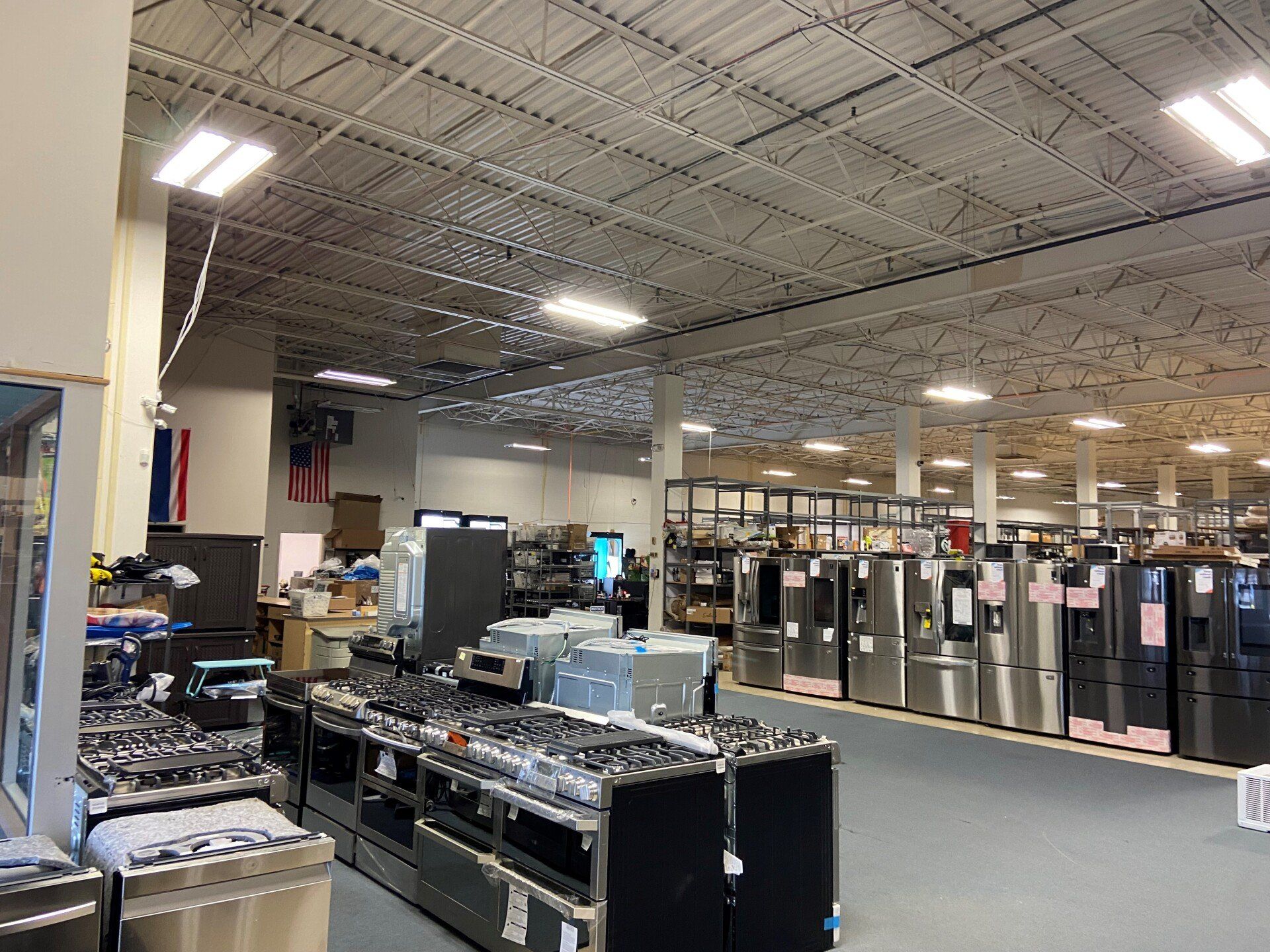 Vitcom | Discount Store | Parma Heights, OH