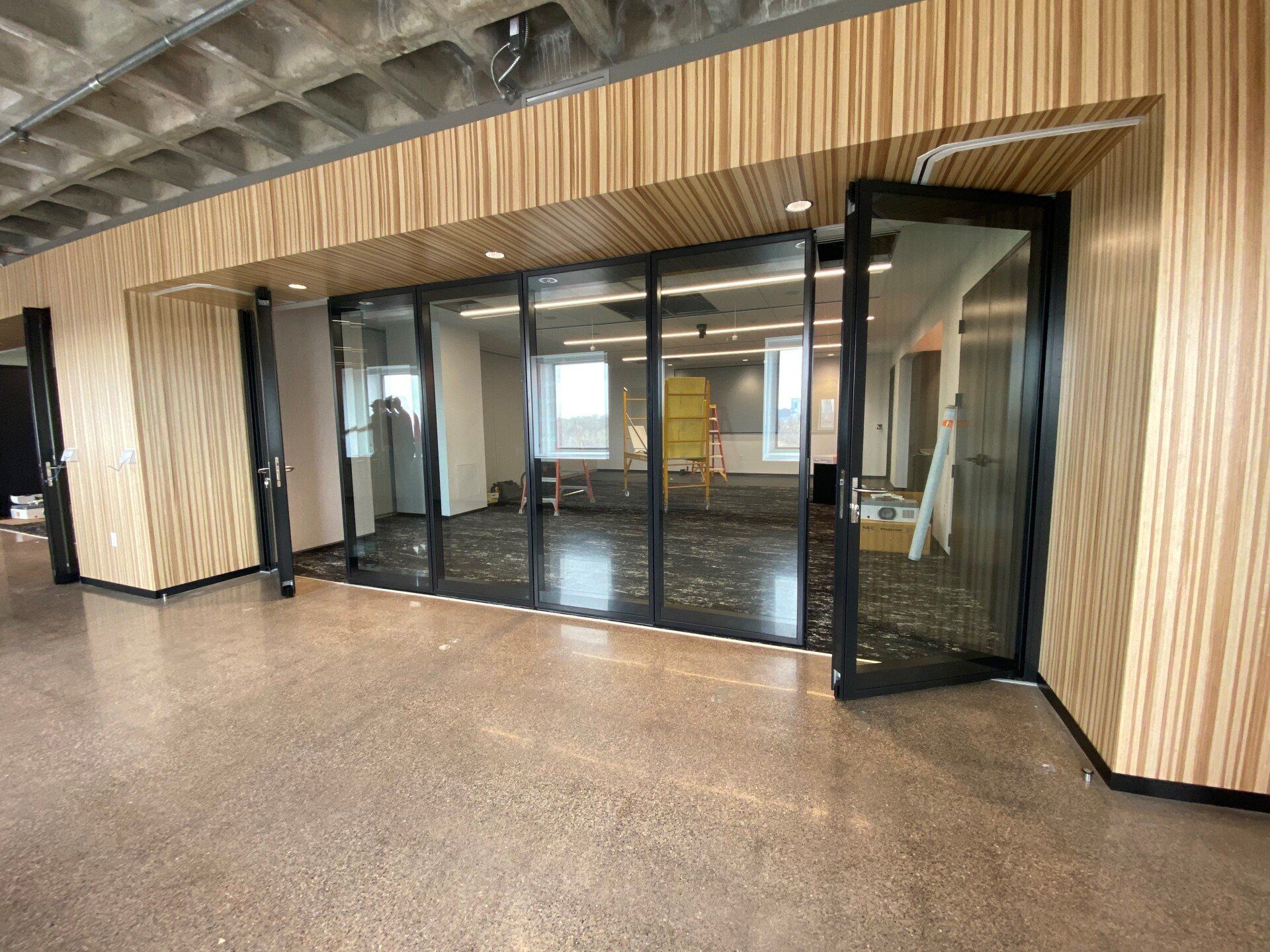 W. L. Hall Company Regis Corporate Campus Conference Room Modernfold ...