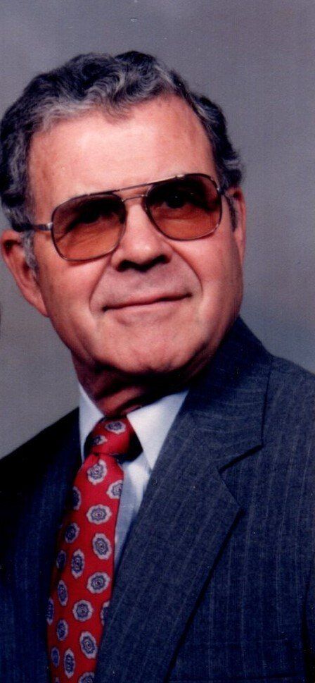 Edward Bennett's Instagram, Twitter & Facebook on IDCrawl