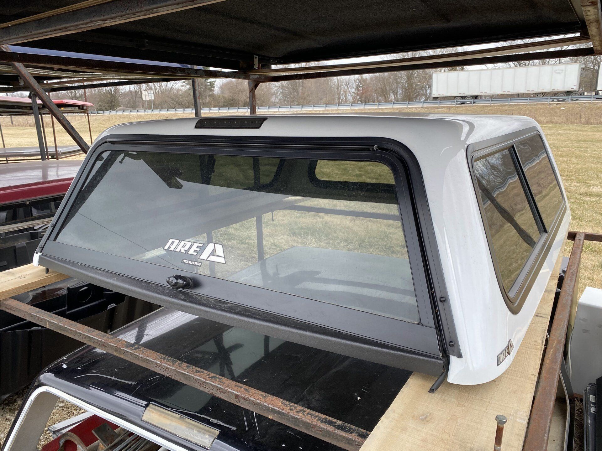 Used Camper Shells | Vincennes Truck Supply | Vincennes, IN